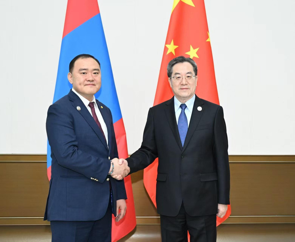 Монгол Улсын Тэргүүн Шадар сайд Л Гантөмөр Азийн төлөөх Боаогийн чуулга уулзалтад оролцож байна